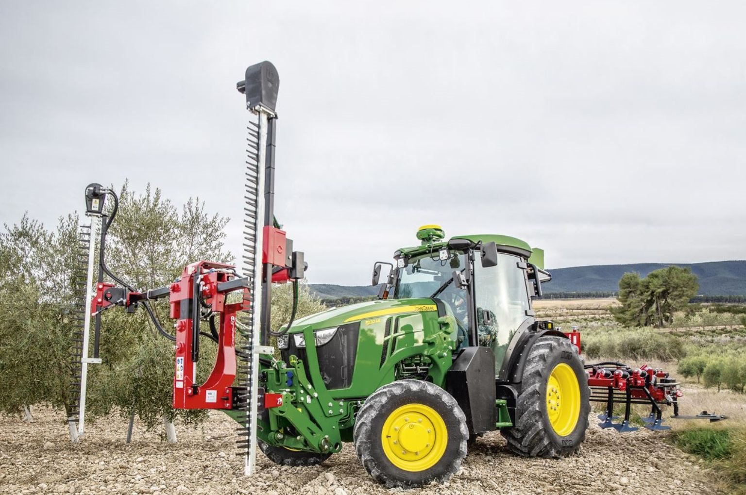 John Deere 5EN & 5ΜL: Ισχυρά σαν χωραφάδικα τα νέα αμπελουργικά μοντέλα